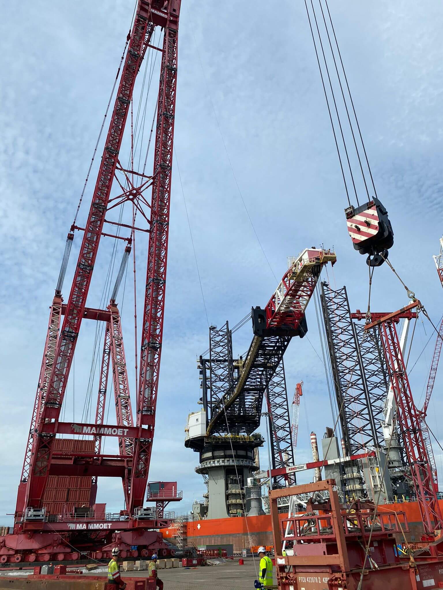 Better-controlled Lifting Operations on Mammoet's Ring Crane